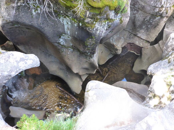 Grottos Ice Caves (Independence Pass) - ropewiki
